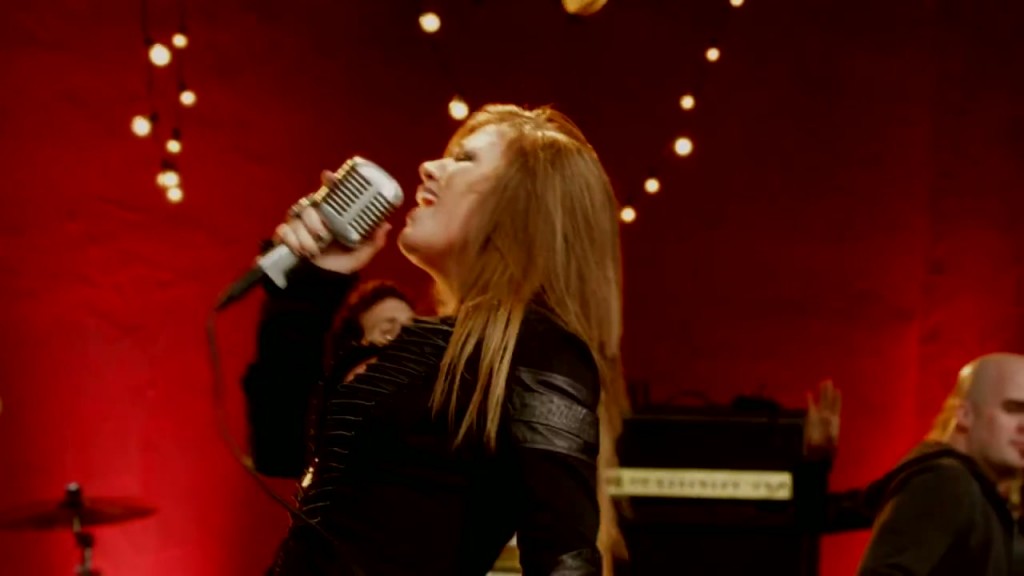 Kelly Clarkson – Stronger (What Doesn’t Kill You) Music Video Lyrics ...