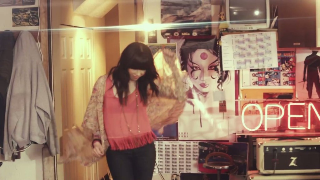 Carly Rae Jepsen – Call Me Maybe Music Video Lyrics // The Hype Factor